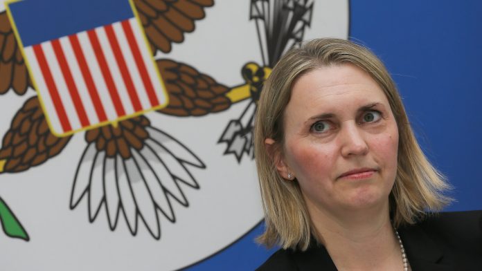 Armata a arestat-o pe ambasadorul SUA în Ucraina, Bridget Brink ...